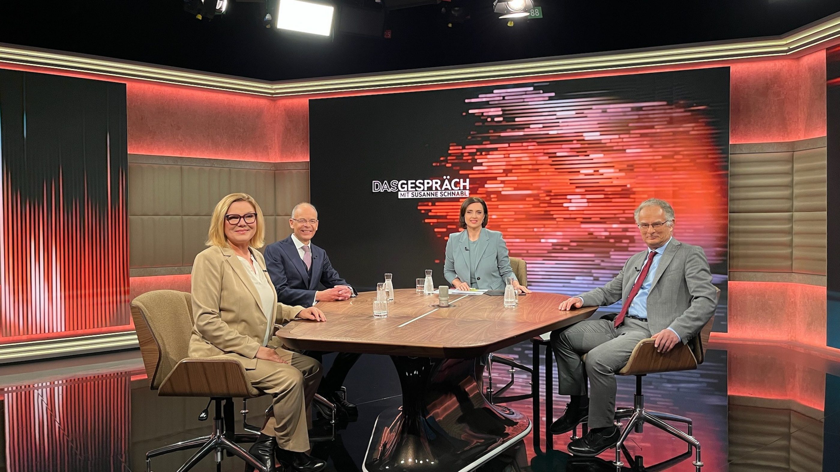 CEO Heimo Scheuch zu Gast in DAS GESPRÄCH mit Susanne Schnabl