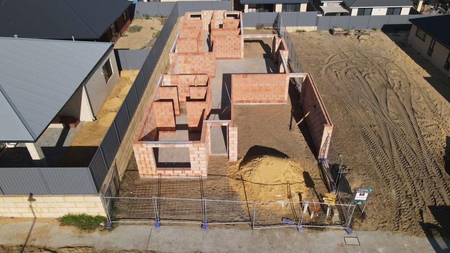 Innovation at Wienerberger – First brick house built by masonry robot